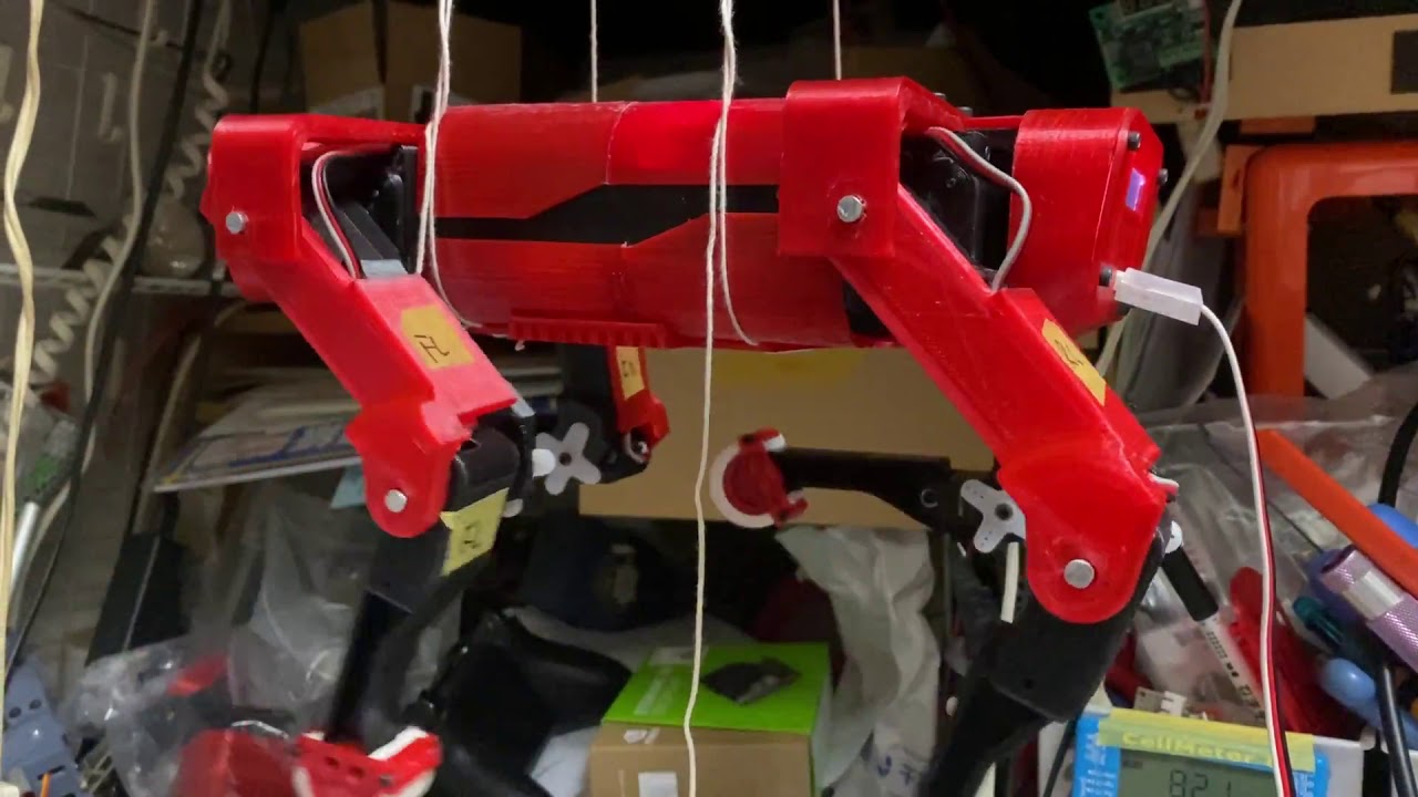 SpotMicro 4本動作 - YouTube