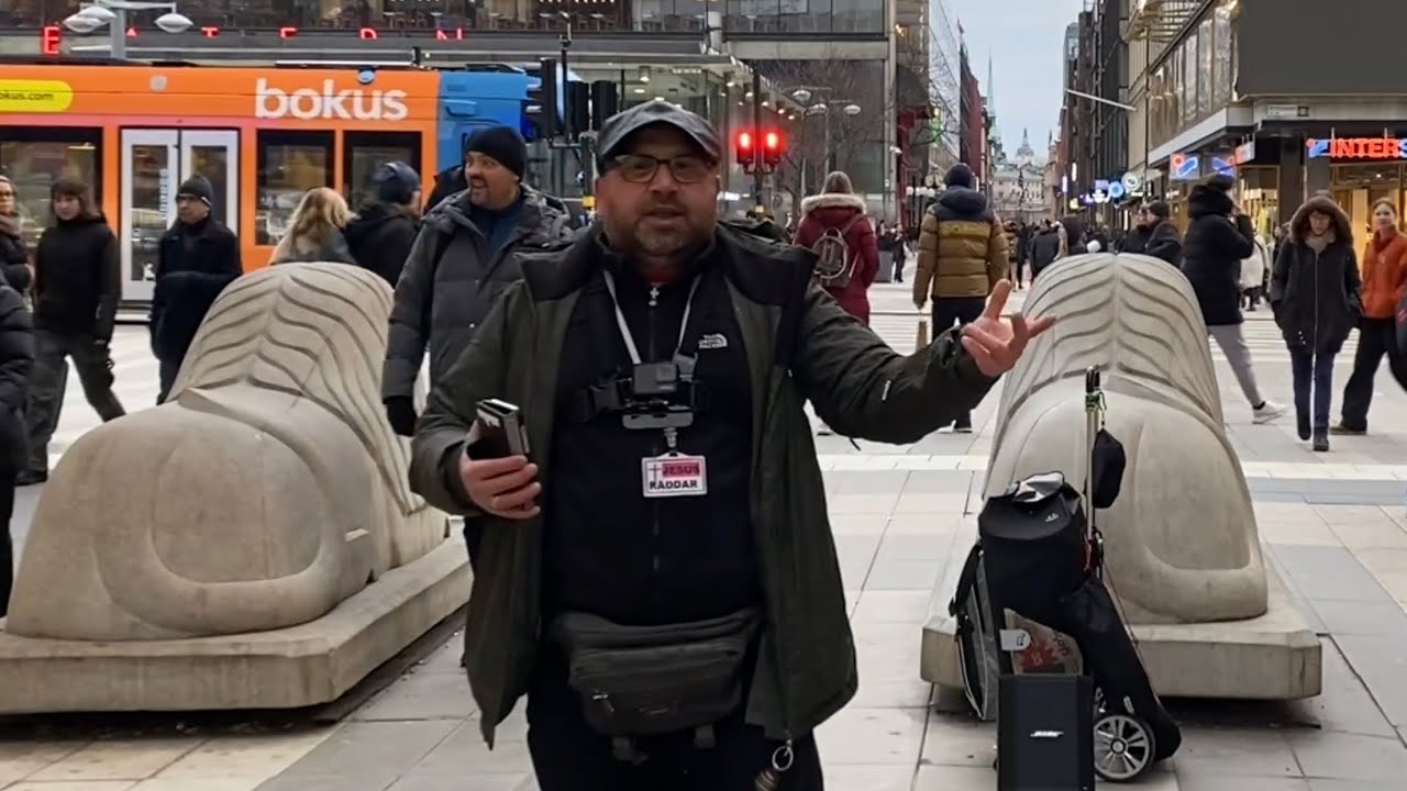 Du som är törstig och hungrig efter en sann kärlek, kom till JESUS ...