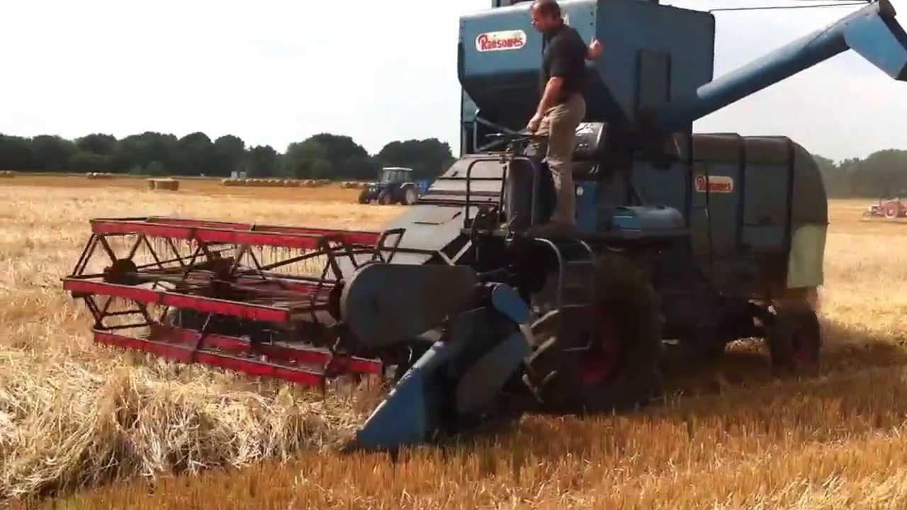 Ransome 902 at Elingham vintage harvest weekend. - YouTube