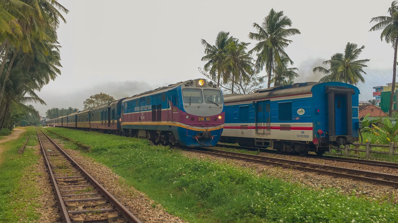 TẾT 2023 | D19E-955 kéo tàu SSE21 kép D20E-009 , HSE24 tránh (14h20-19. ...