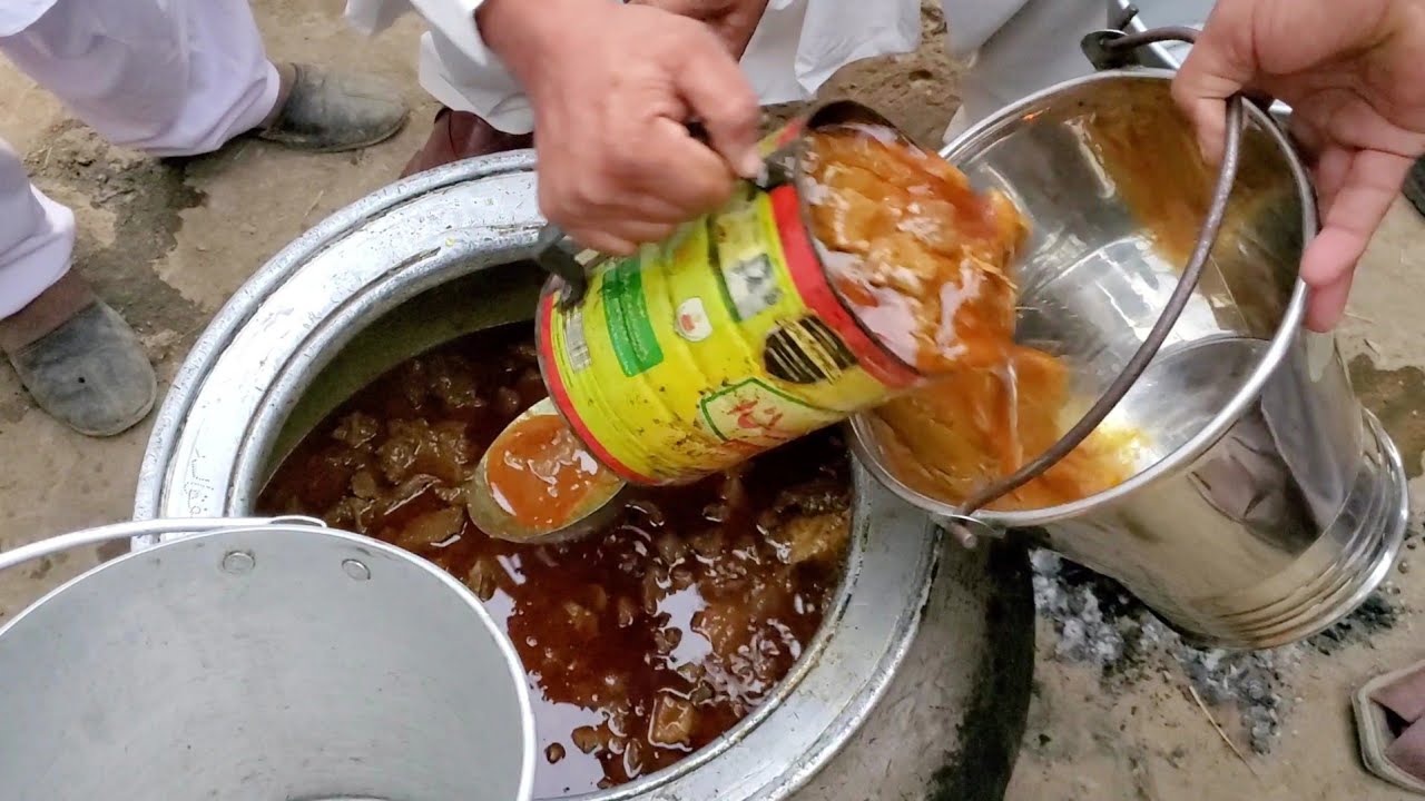 Pakistani Village Marriage Culture| Desi Roti Beef Qorma| Small wedding ...