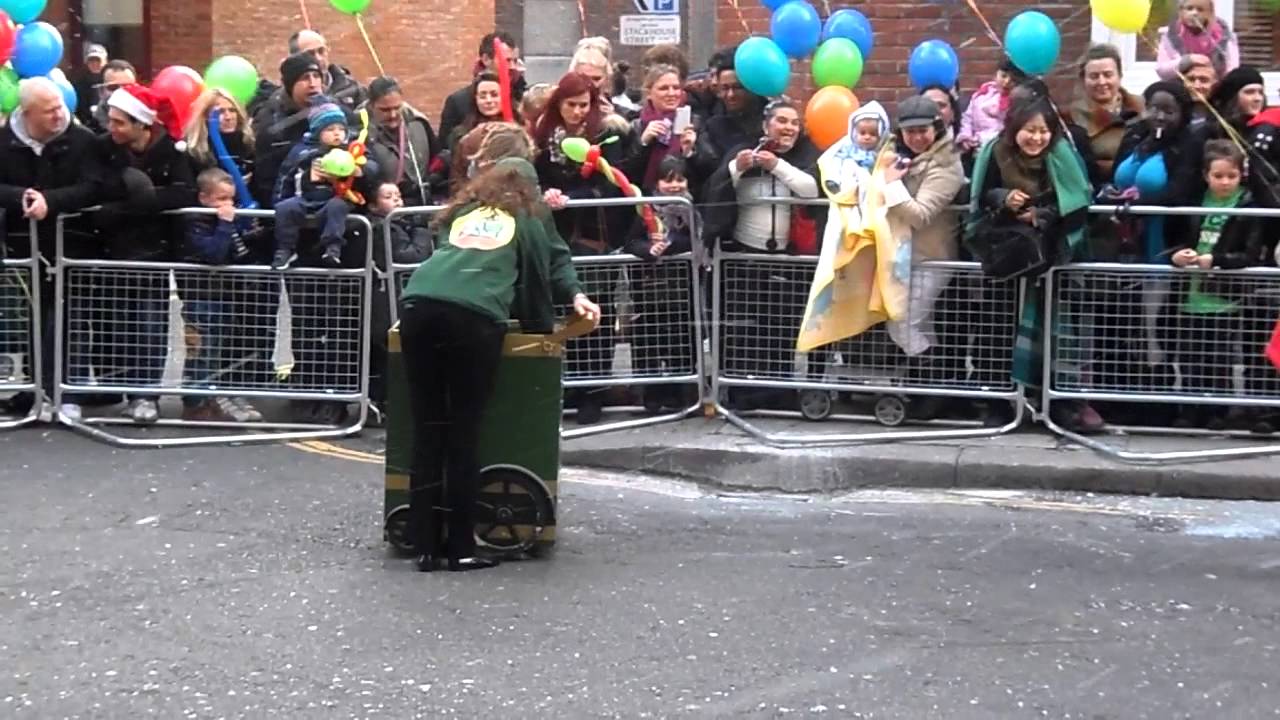 Funny Clown at Harrods Santa Claus parade in London Snow - YouTube