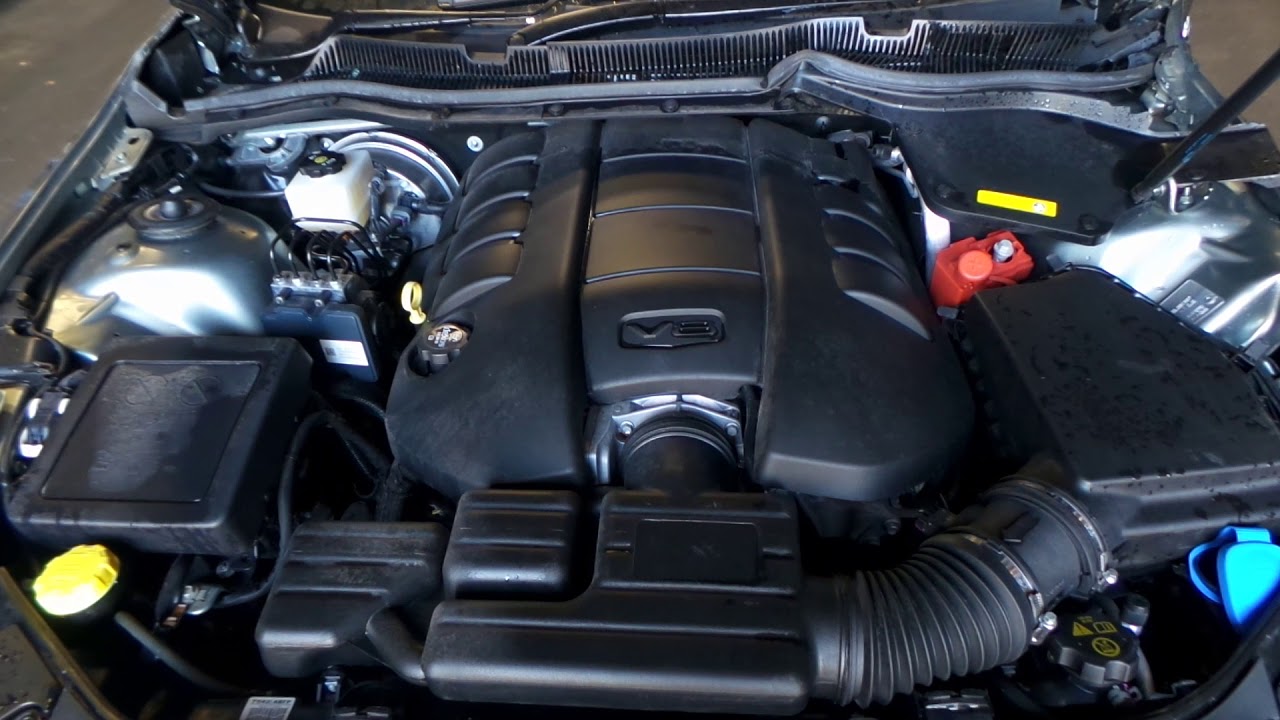 HOLDEN COMMODORE VF 6.0LTR L77 V8 ENGINE 8107KMS T2069 - YouTube