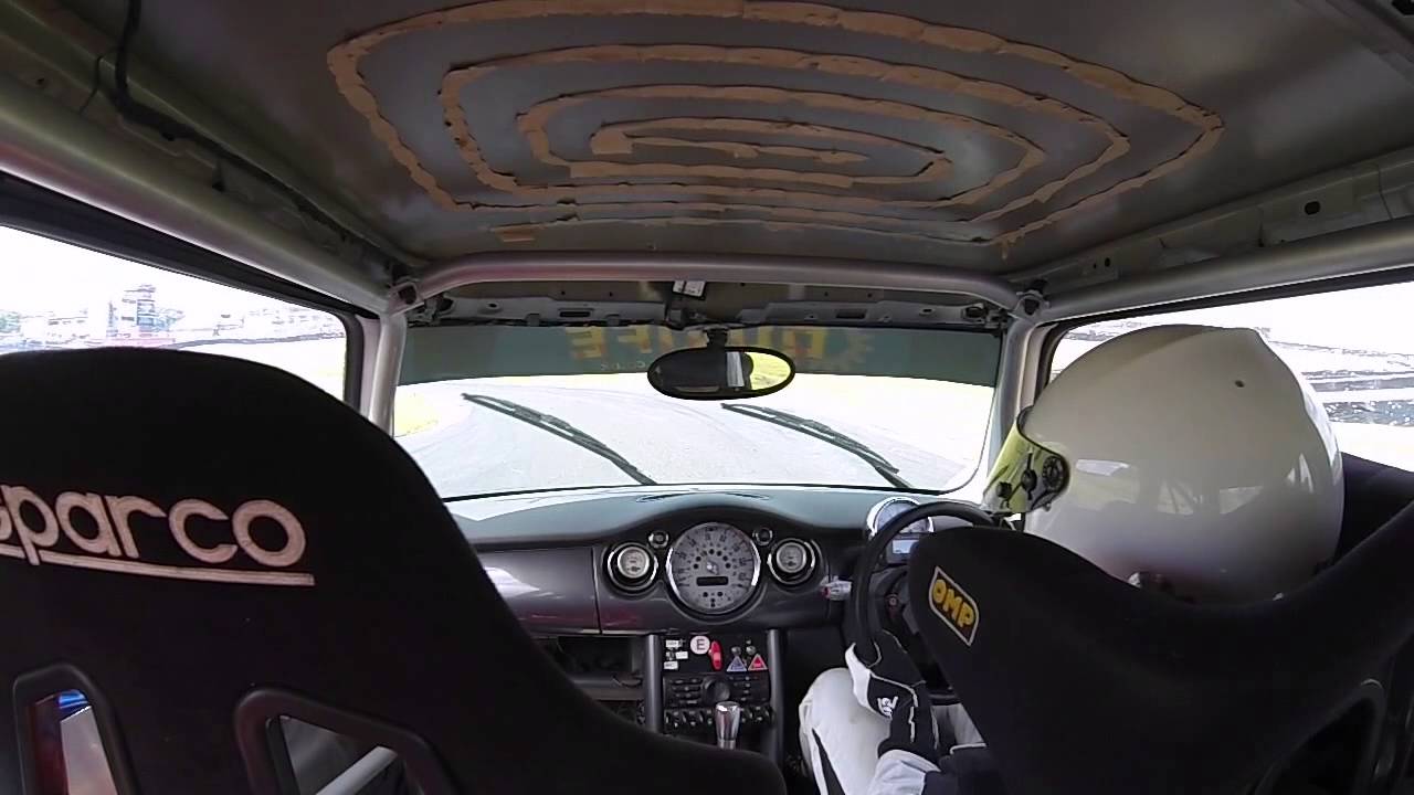 R53 Mini Challenge Race Car, Wet Brands Hatch - YouTube