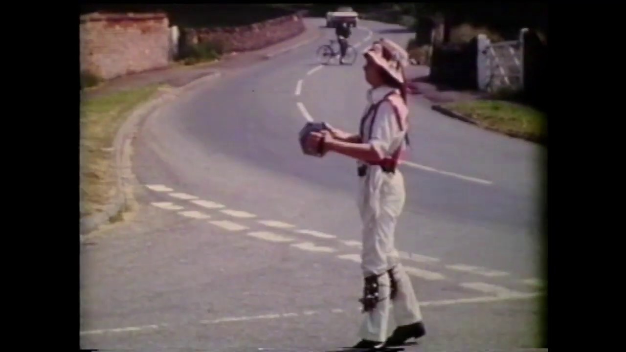 Dolphin Morris Men 1973/4 - Sequence #6 - YouTube