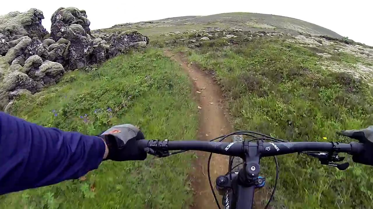 Mountain biking - Down the edge trail in Iceland - YouTube
