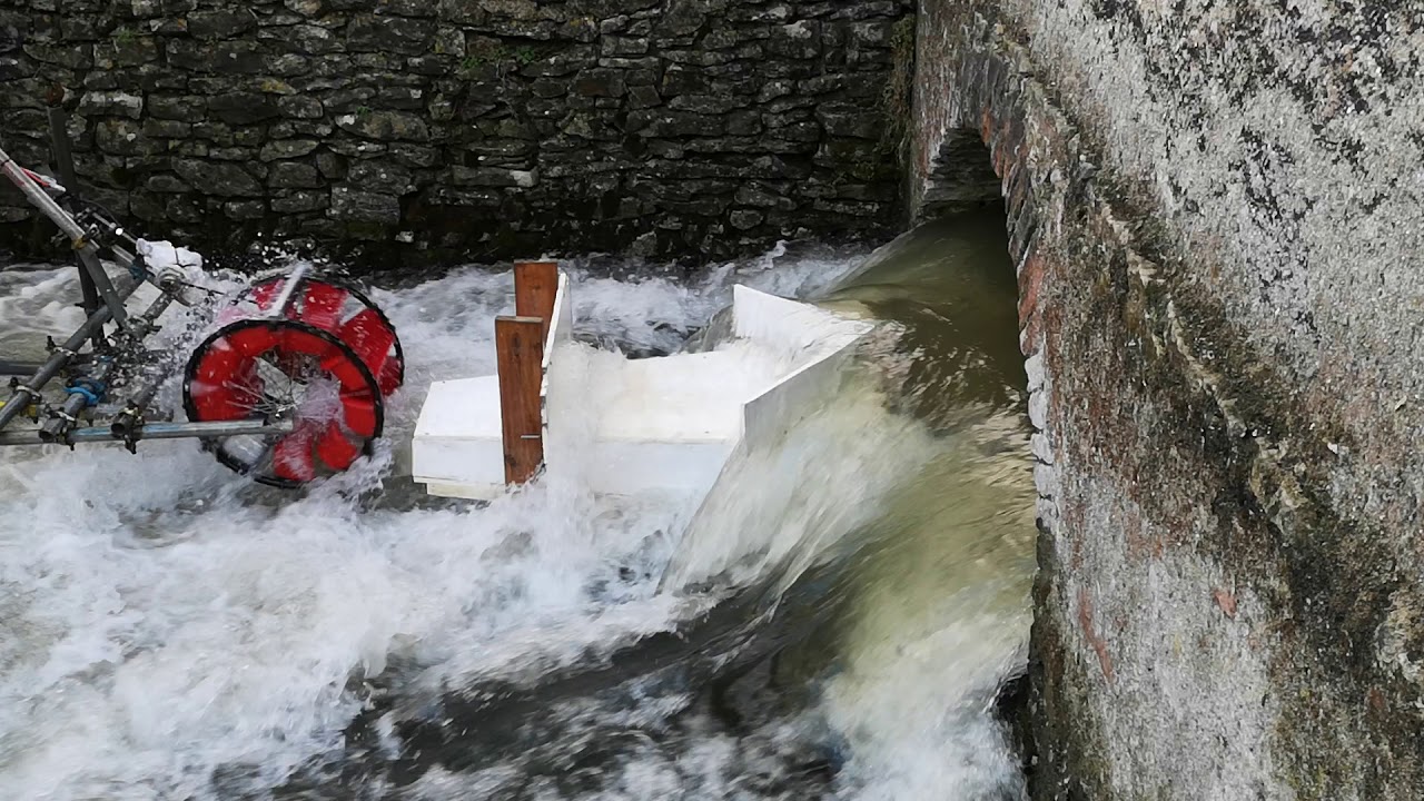 Bradwell Hydro Water wheel in action - YouTube
