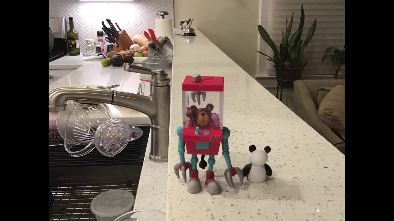 THE CLAWED COMPANION Roblox Toys - YouTube