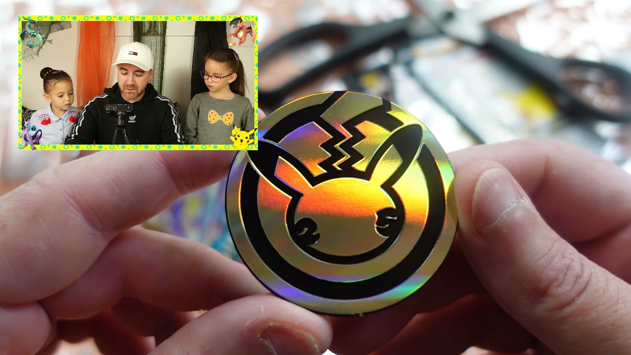 CELEBRATION 25 ans de POKEMON avec un coffret ZACIAN et LANSORIEN - YouTube