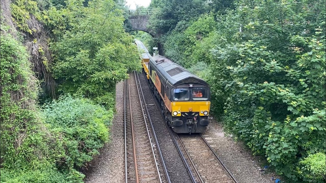 Nice Crossover! | Class 66 + 375 | 66850 + 375304 | Colas Rail + SE ...