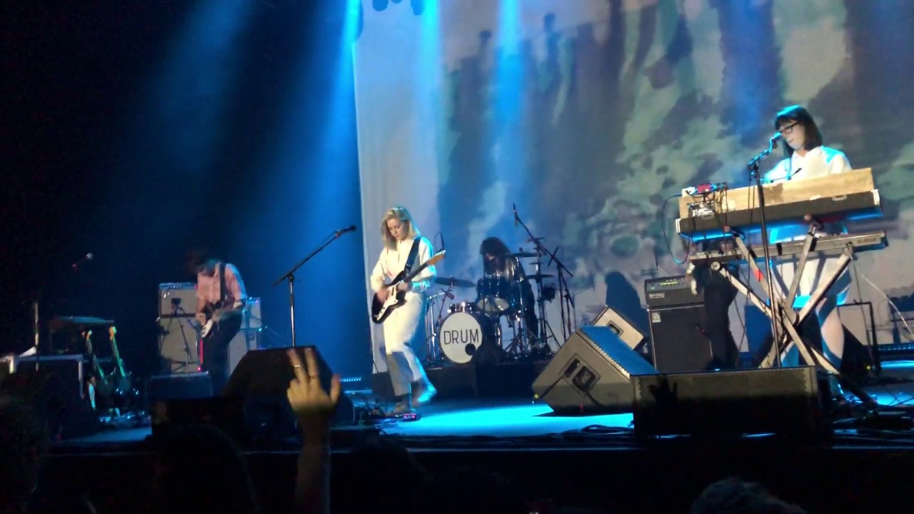 Alvvays - Blue (Elastica cover) (Live in Oakland 2018) - YouTube