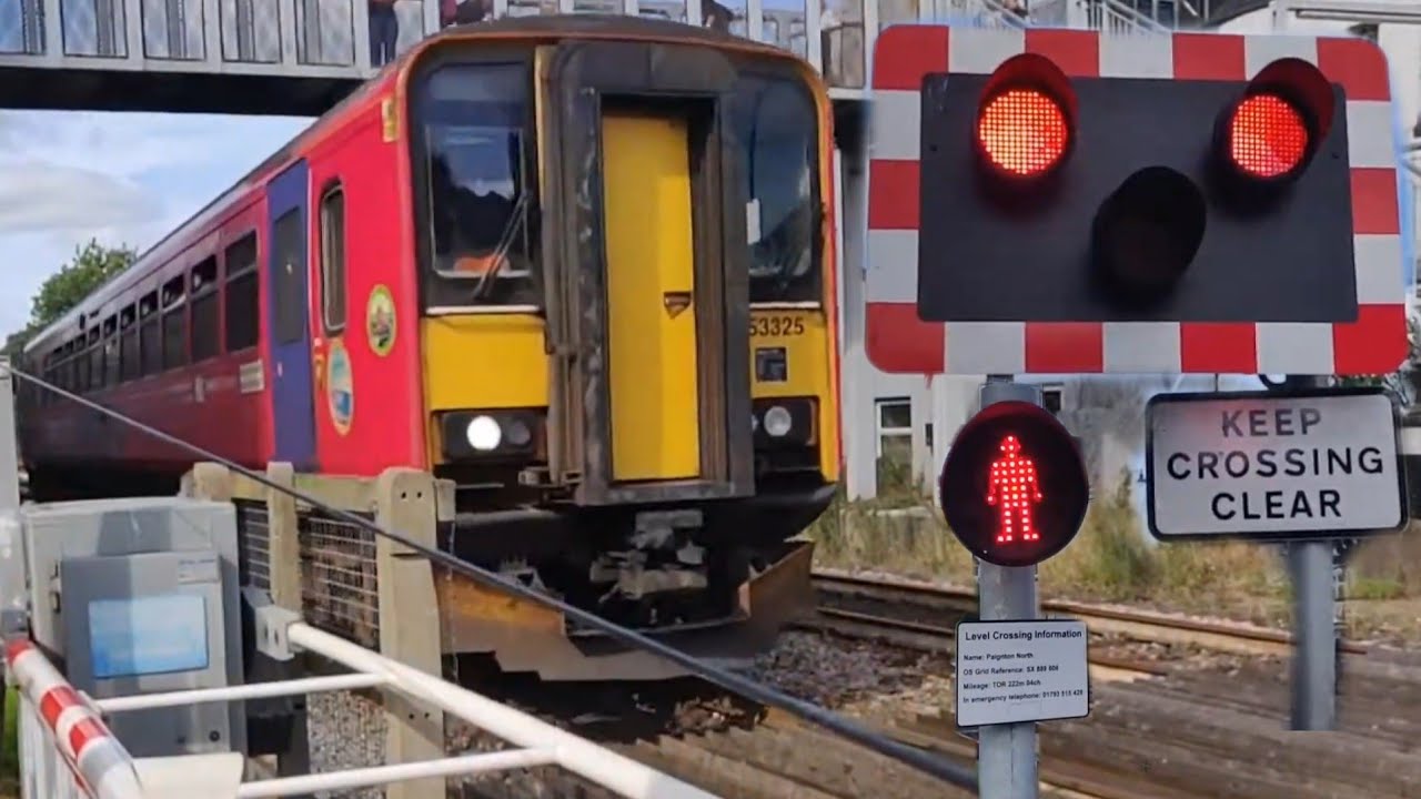 Paignton North Level Crossing, Devon - YouTube