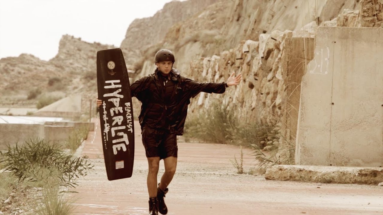 TOM POM – WAKEBOARDING - YouTube