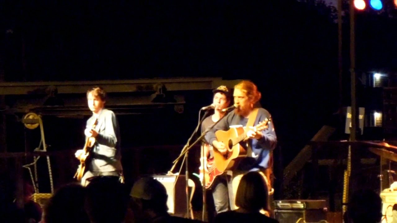 Tyler Childers- 'Redneck Romeo' - YouTube