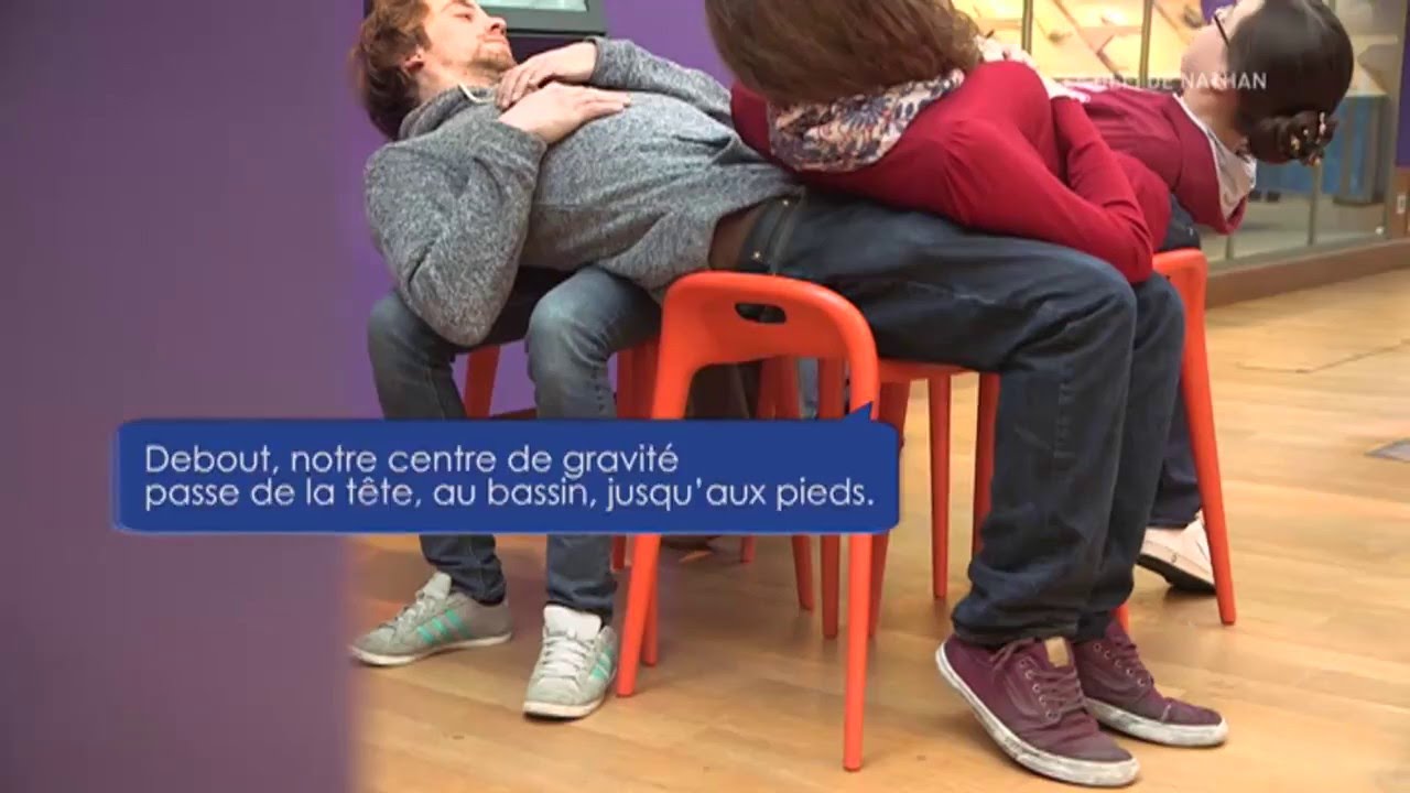 Le défi de Nathan: réaliser une table humaine - YouTube