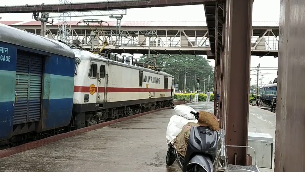 #18464,SBC-BBS PRASANTHI EXPRESS DEPARTS WITH TKD-WAP-7,09/06/2018 ...