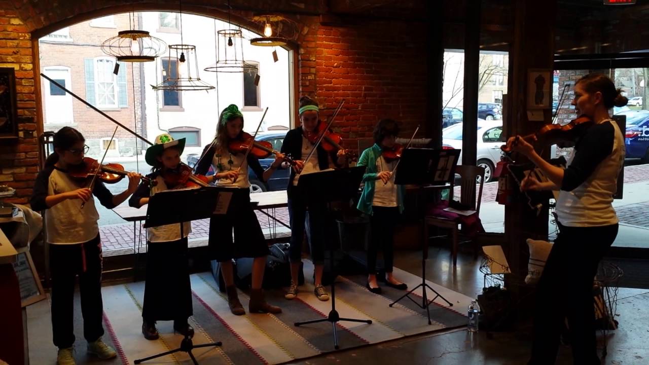 The Victors U of M Fight Song - YouTube