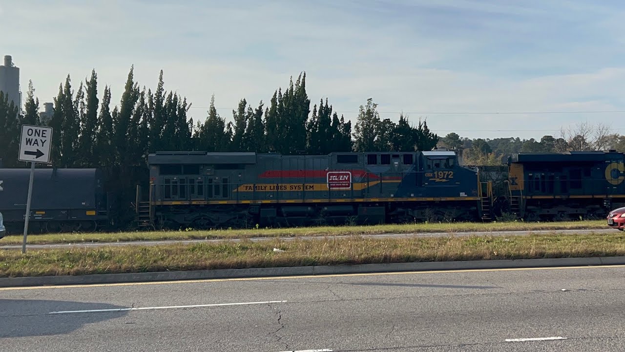 CSX 1972 rolls along Riverwatch on M692 - YouTube