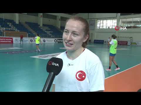 (Özel Haber) A Milli Kadın Hentbol Takımı, Fransa ve Hırvatistan maçı için kampa girdi