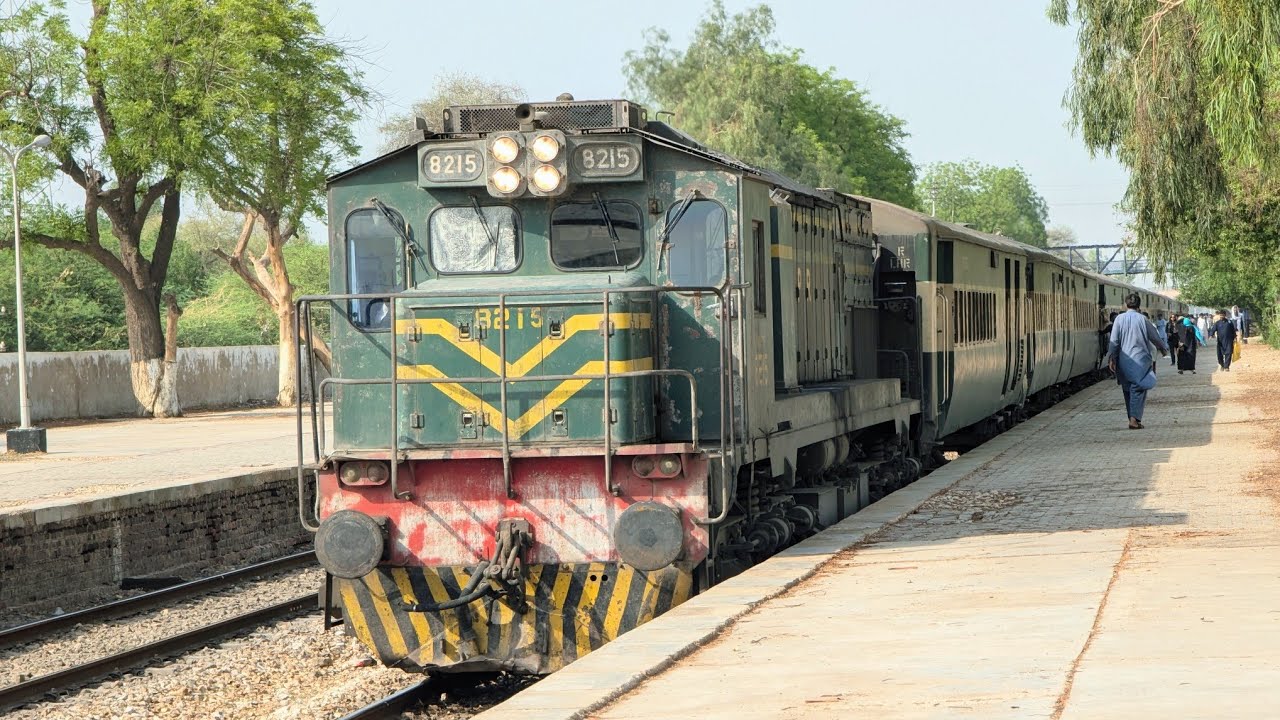 Karachi Sindh Ka Safar Train Se Ek Khas Safar | Asif Khan Train - YouTube