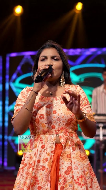 Tari Yado Mara Dil Thi Bhulati Nathi | Divya Thakor - YouTube