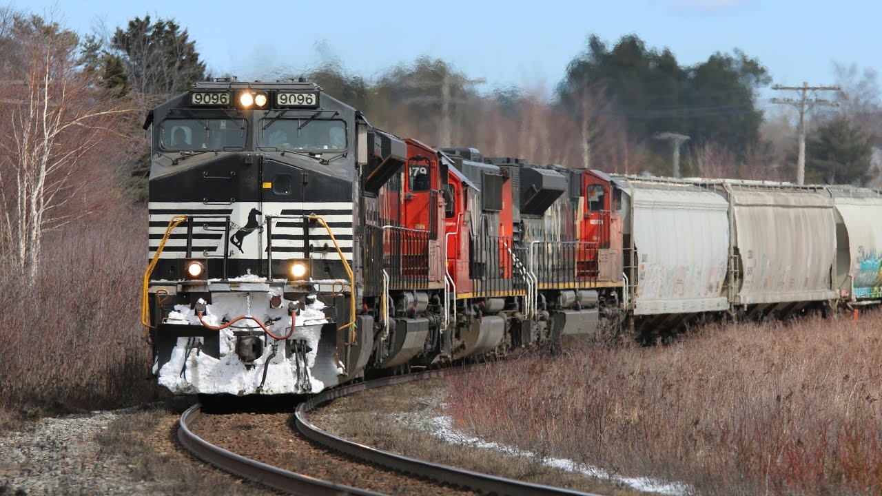 CN 407 with an NS leader! - YouTube