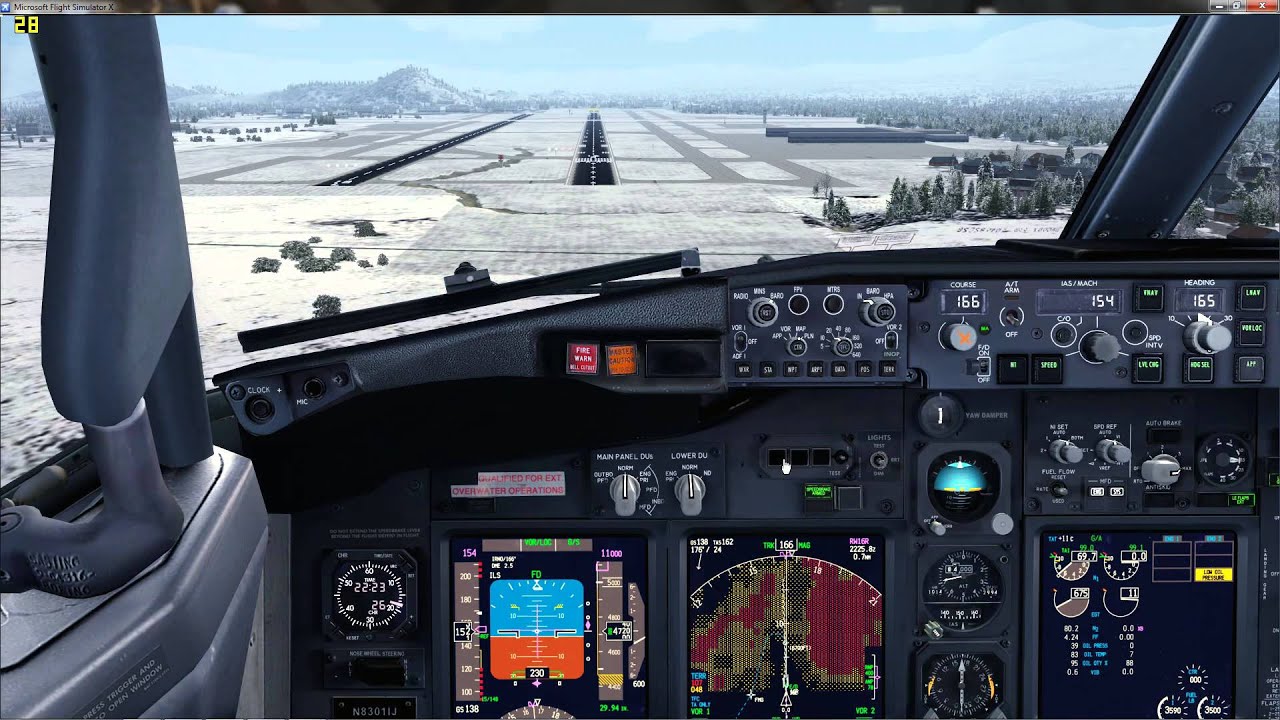 Engine failure Landing 737NG - YouTube