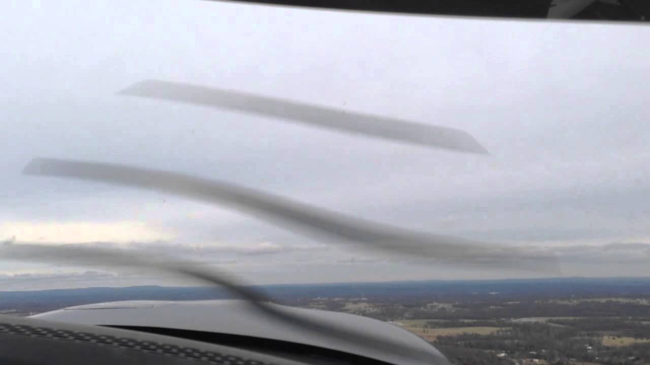 Flying the Cirrus G5. - YouTube