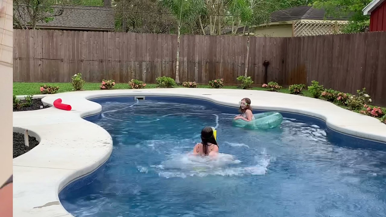 Last to stay in the freezing cold swimming pool!! - YouTube