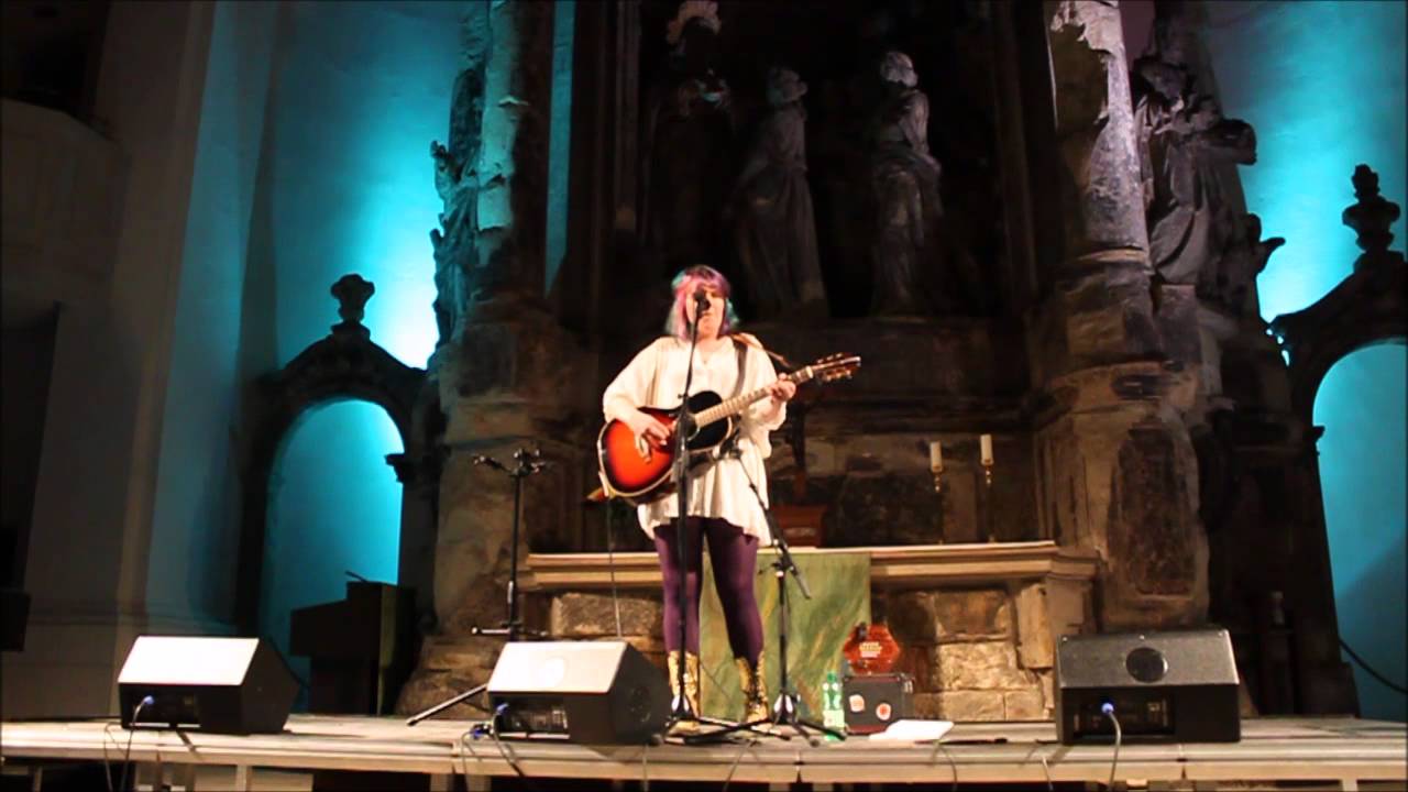Lucy Ward - Ode to Whittaker Brown (Live in Dresden) - YouTube