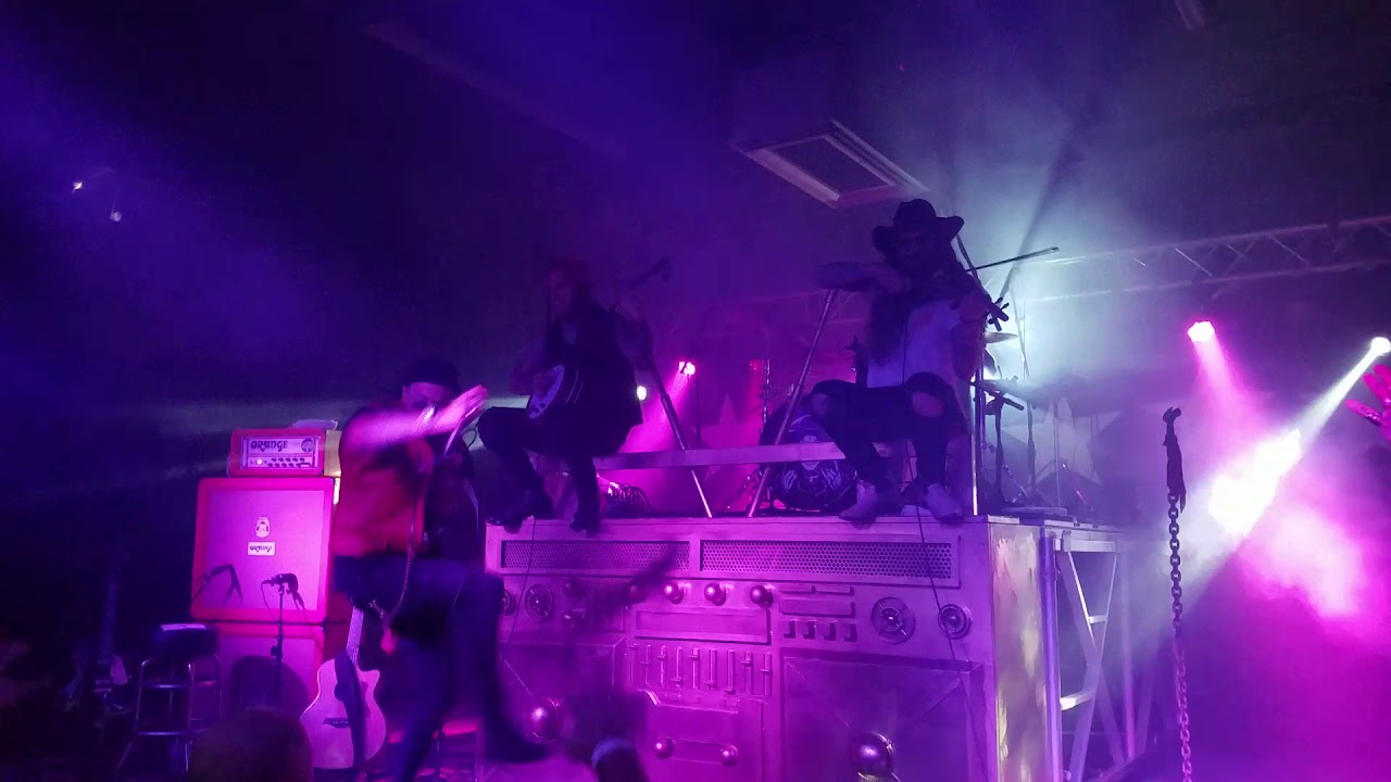 Yelawolf - Trunk Muzik Speech - 7/30/18 TM3 Tour - YouTube