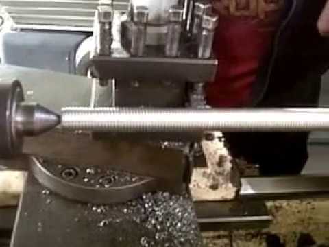 membuat ulir di mesin bubut - YouTube