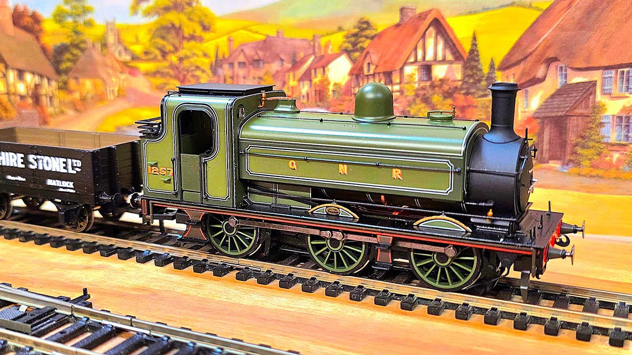 HORNBY GNR J13 CLASS WITH SHORT TRAIN SHORT RUNNING SESSION - YouTube