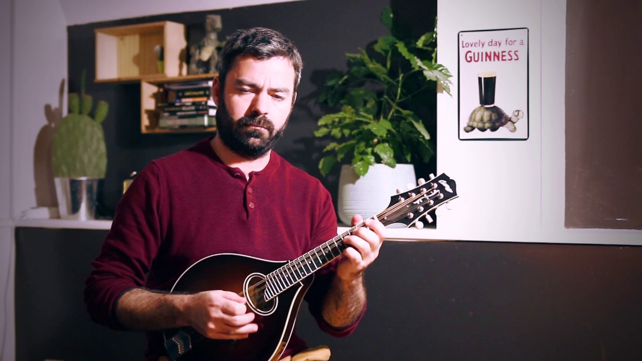 Irish mandolin lessons. The Bunch of Keys (reel) - YouTube