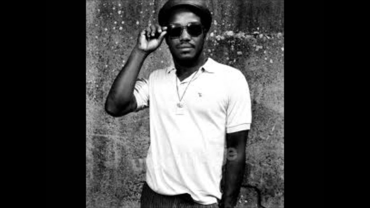 Delroy Wilson - Keep On Trying - YouTube