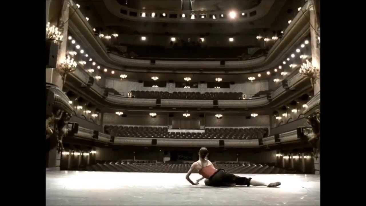 Lady Grinning Soul - YouTube