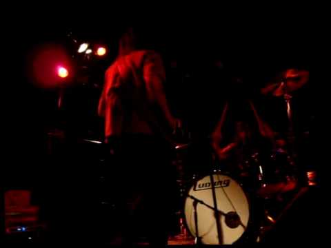 Tweak Bird - early version of "Stampeado" (live) - YouTube