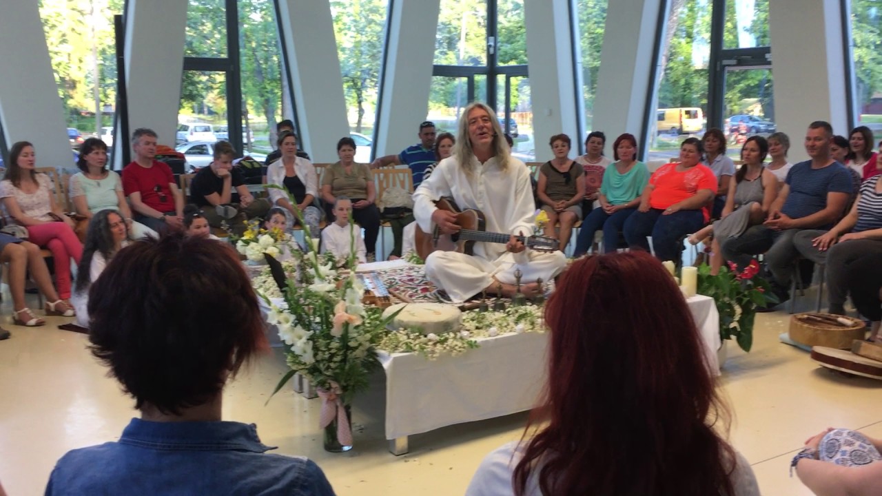 Istvan Sky - Ahimsa Healing Circle - Jóga napja Baján - YouTube