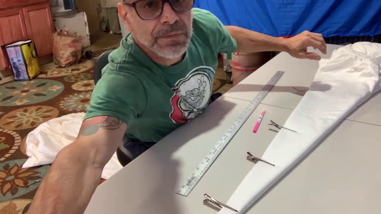 Tying a 16 point mandala on a fitted sheet. - YouTube