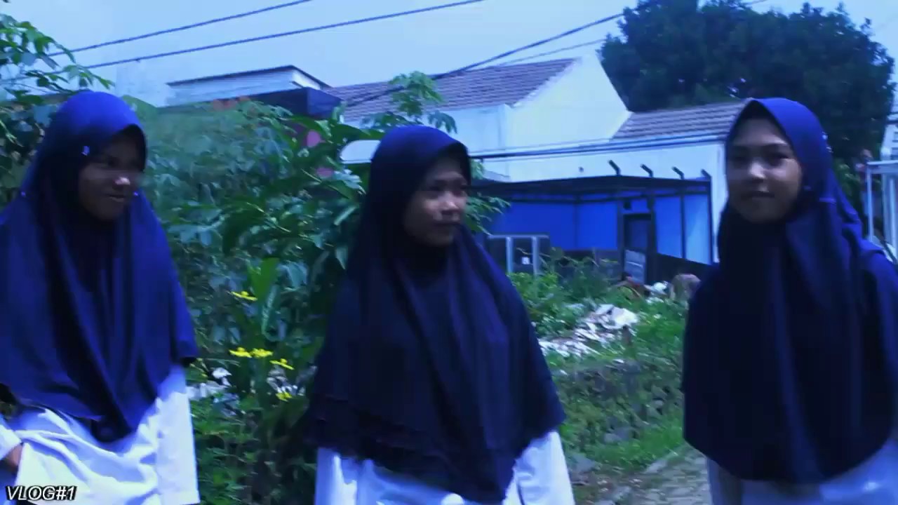 Hari pertama ngeVlog #1 - YouTube