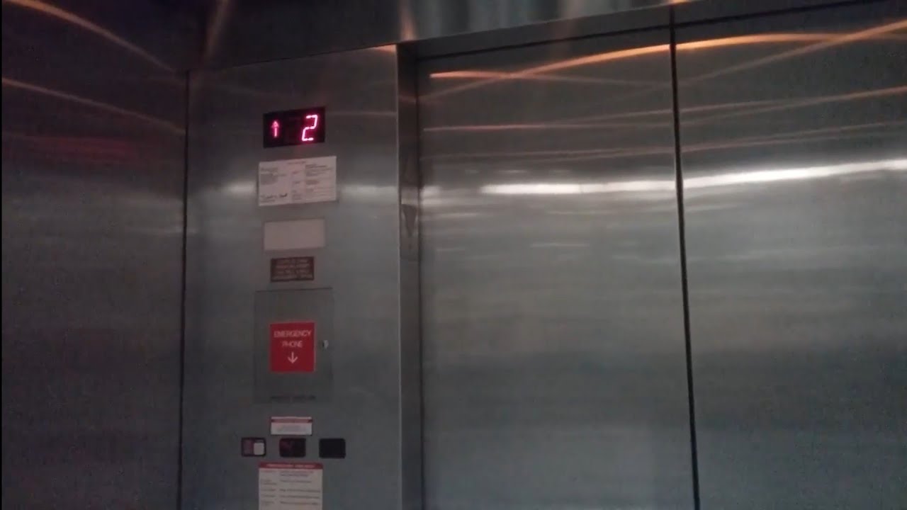 Schindler Hydraulic Elevator @ Crossroads Mall - Waterloo, IA - YouTube