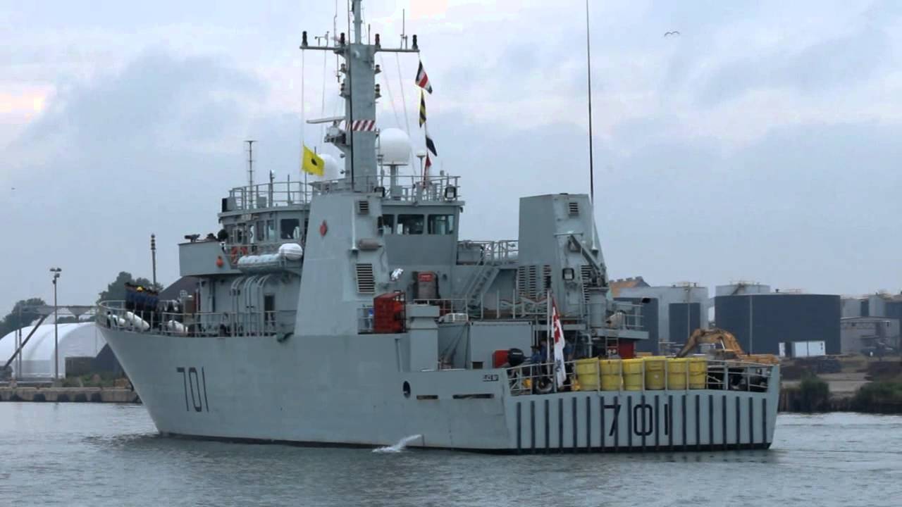 hmcs kingston and glace bay visit oshawa - YouTube