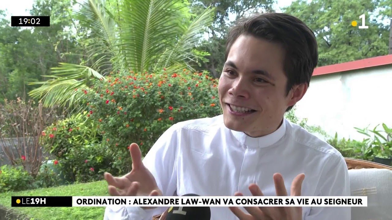 A 28 ans, Alexandre Law Wan va devenir le plus jeune prêtre de La ...