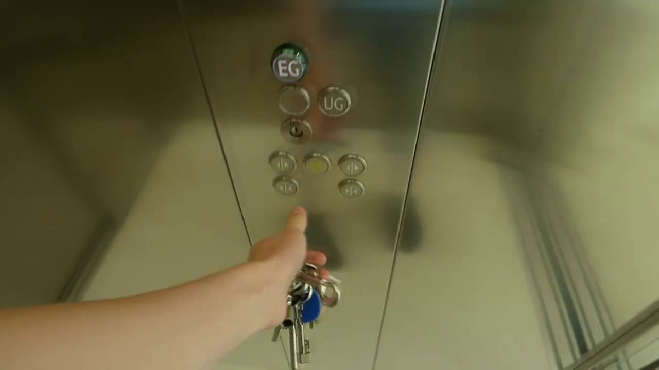 KONE ECODISC ELEVATOR LIFT IN 50s BUILDING - TRIZOCBS - YouTube
