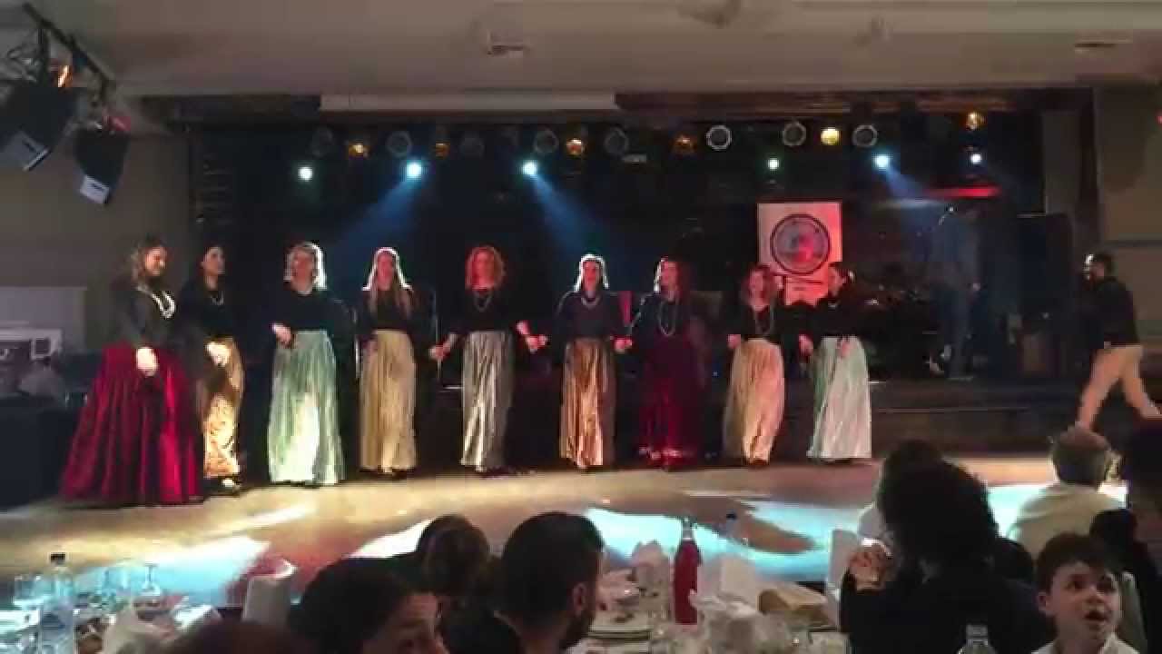 Τέσσερα μάτια.. δυο καρδιές..! - YouTube
