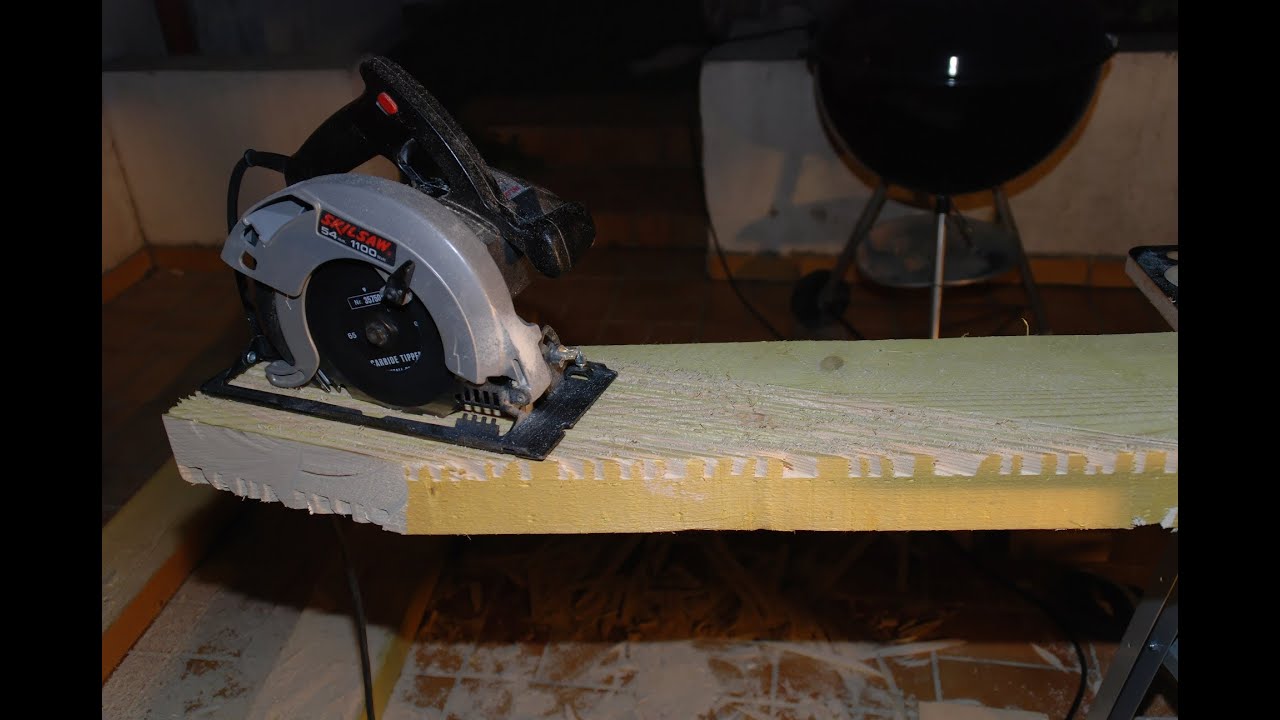 Faire un tenon à la scie circulaire sur un arbalétrier - Ferme de ...