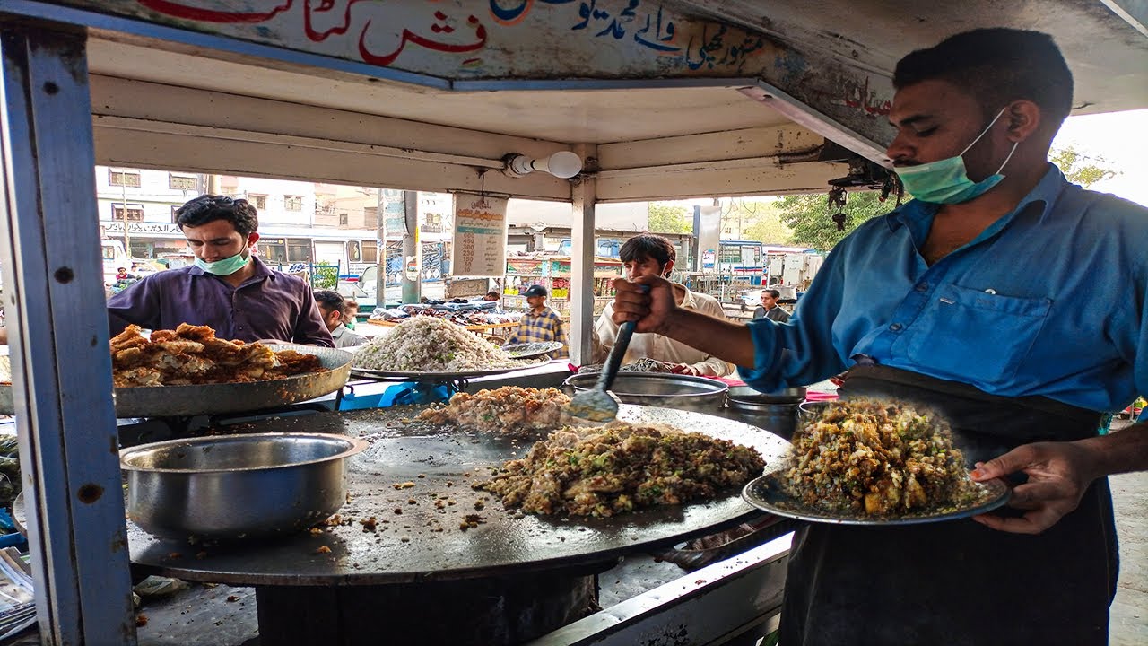 Spicy Fish Kata Kat Karachi Street Food of Pakistan - YouTube