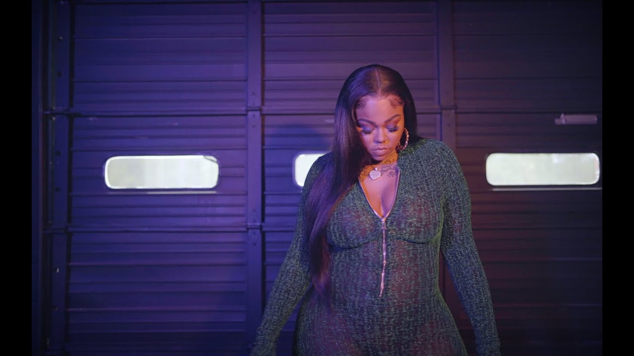 Jucee Froot - Bottom B*tch [Freestyle Video] - YouTube