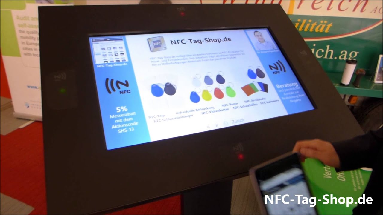 NFC Display - praktische Anwendung von NFC (Hannover Messe) - YouTube