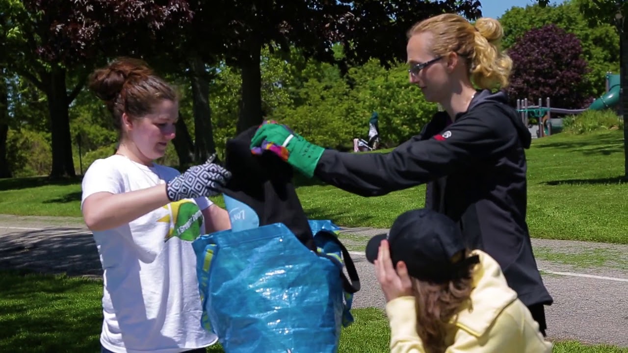 Cleaning Lake Ontario’s Shores One Community At A Time - YouTube